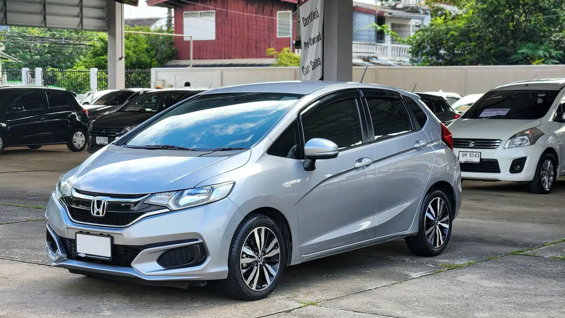 2018 (MY18) Honda Jazz 1.5 V-ITCE A/T - Expat Auto Co., Ltd.